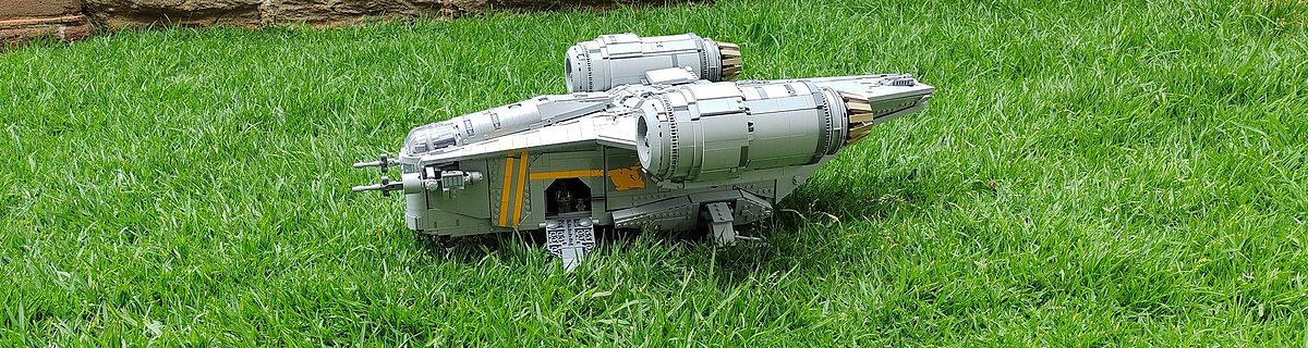 LEGO Star Wars UCS Razor Crest Review - VULKK.com