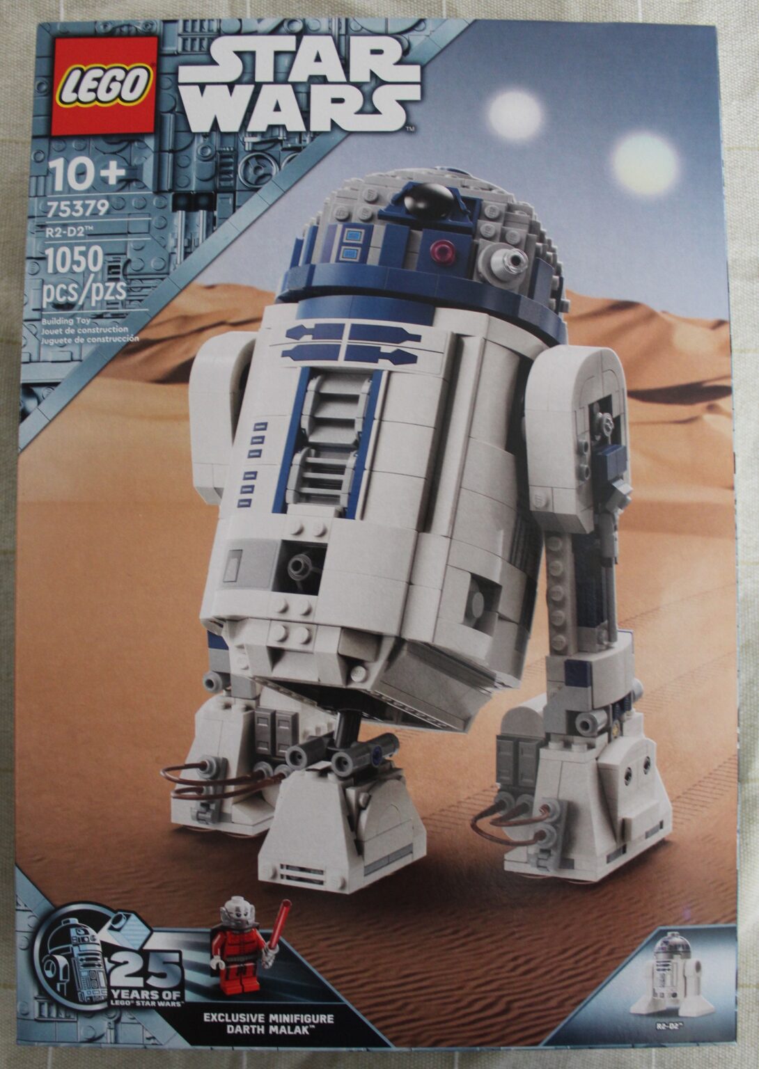 LEGO R2-D2 Star Wars 25th Anniversary Review - VULKK.com