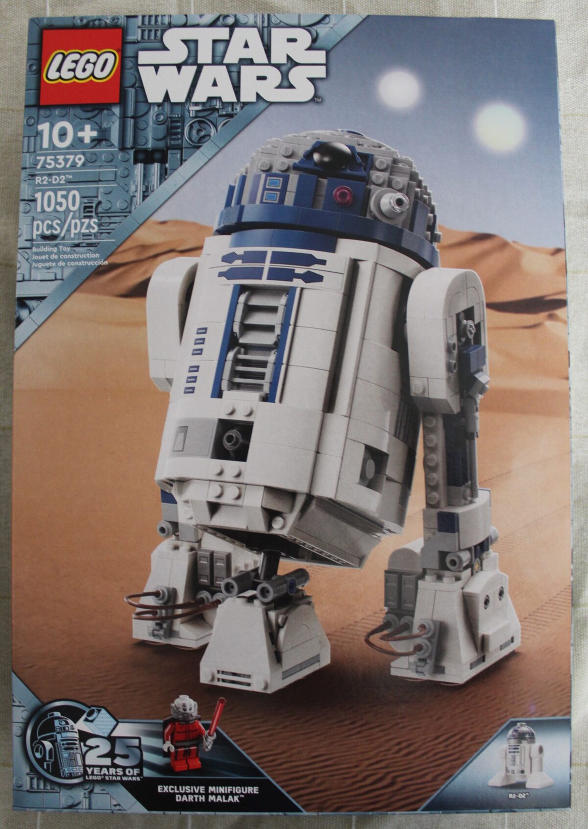LEGO R2-D2 Star Wars 25th Anniversary Review - VULKK.com