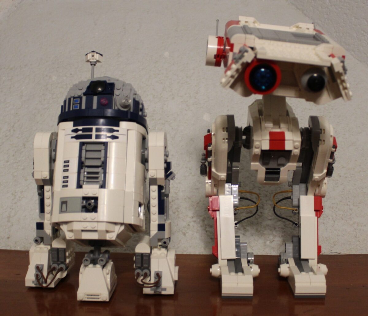 LEGO R2-D2 Star Wars 25th Anniversary Review - VULKK.com